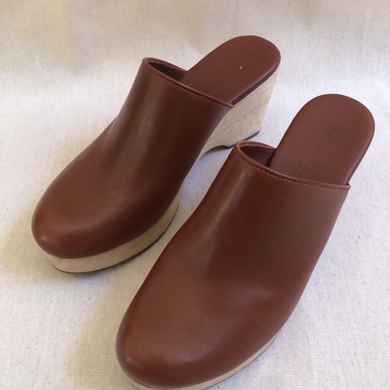 Everlane clogs never worn. Gorgeous brown, super... - Depop