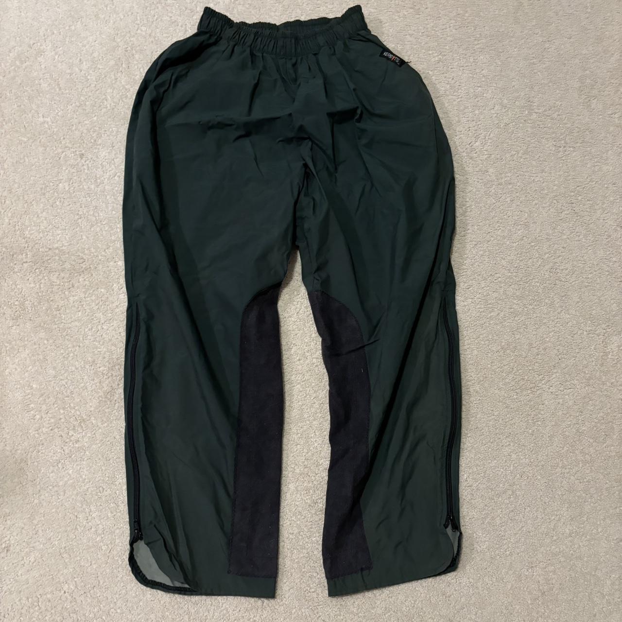 Forest green parachute pants - Depop