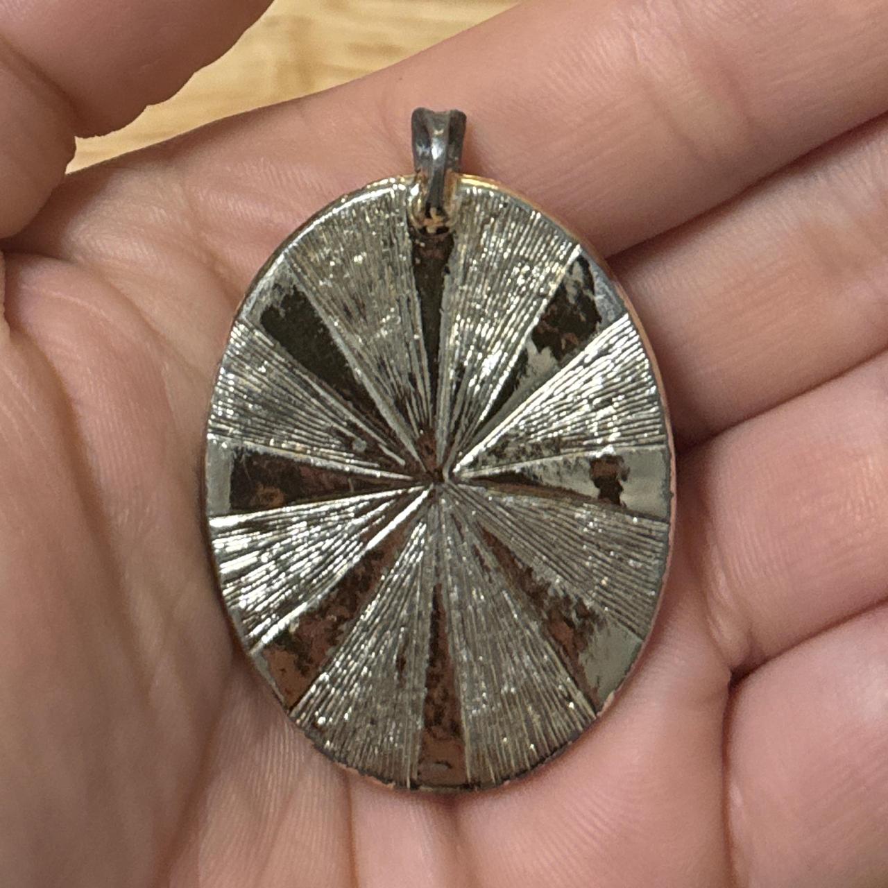 vintage Avon zodiac pendant, Libra design ♎️ 2in... - Depop