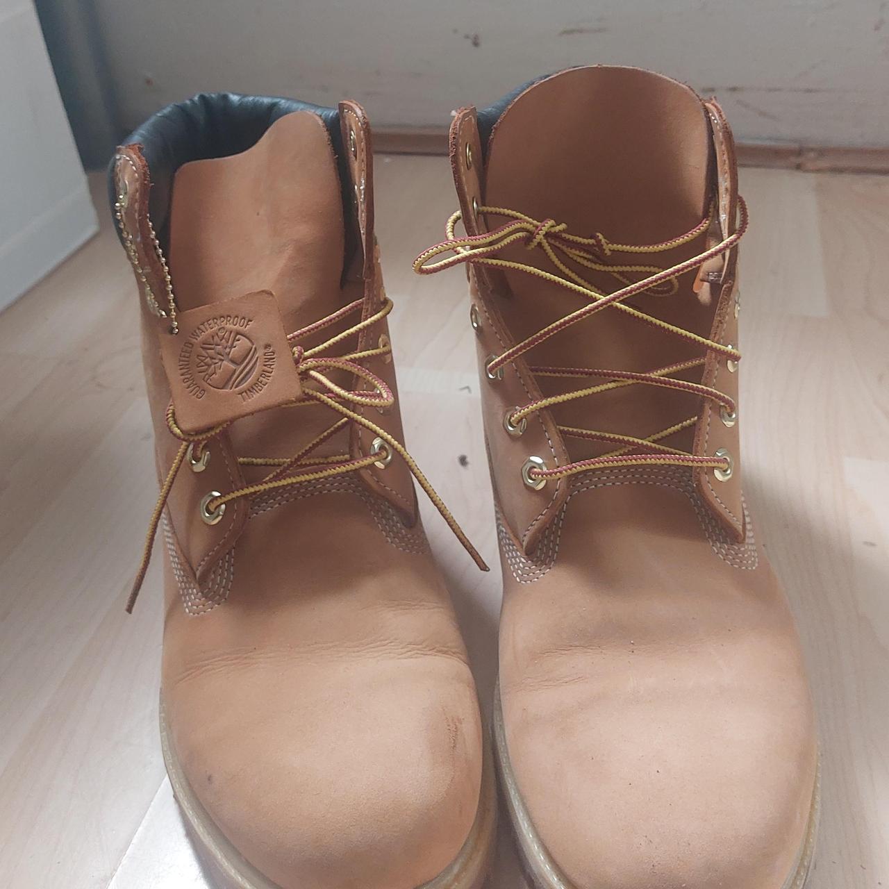 Timbs very good condition , only been worn 4 times... - Depop
