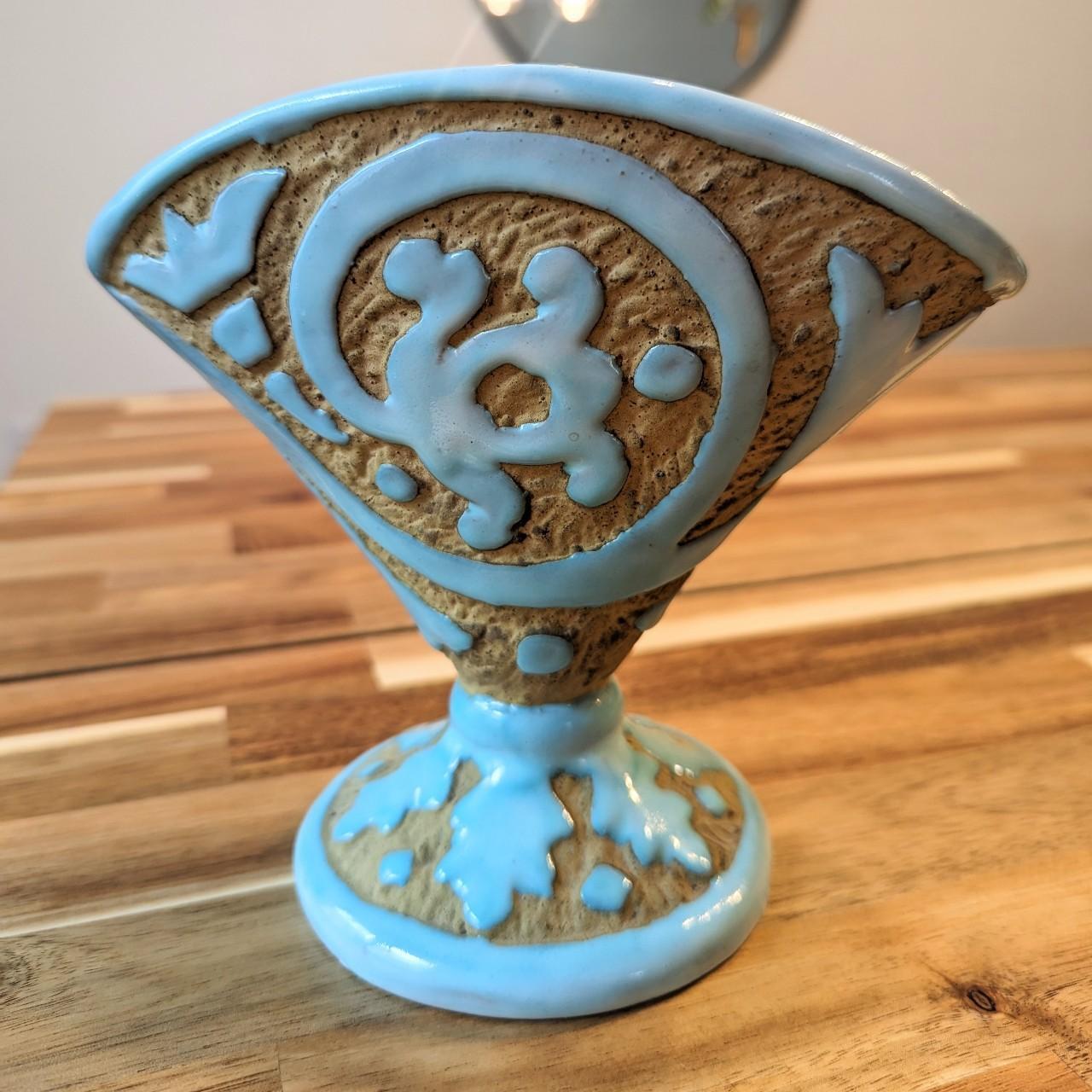 Sgraffito Italian Pottery Fan Vase PV Italy 1960s... - Depop