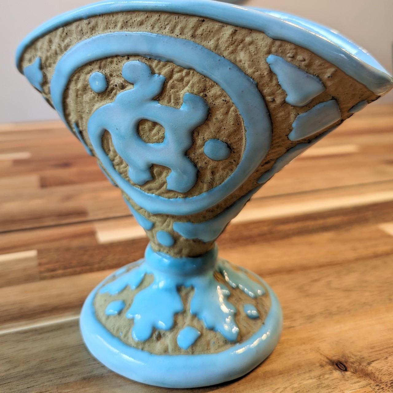Sgraffito Italian Pottery Fan Vase PV Italy 1960s... - Depop