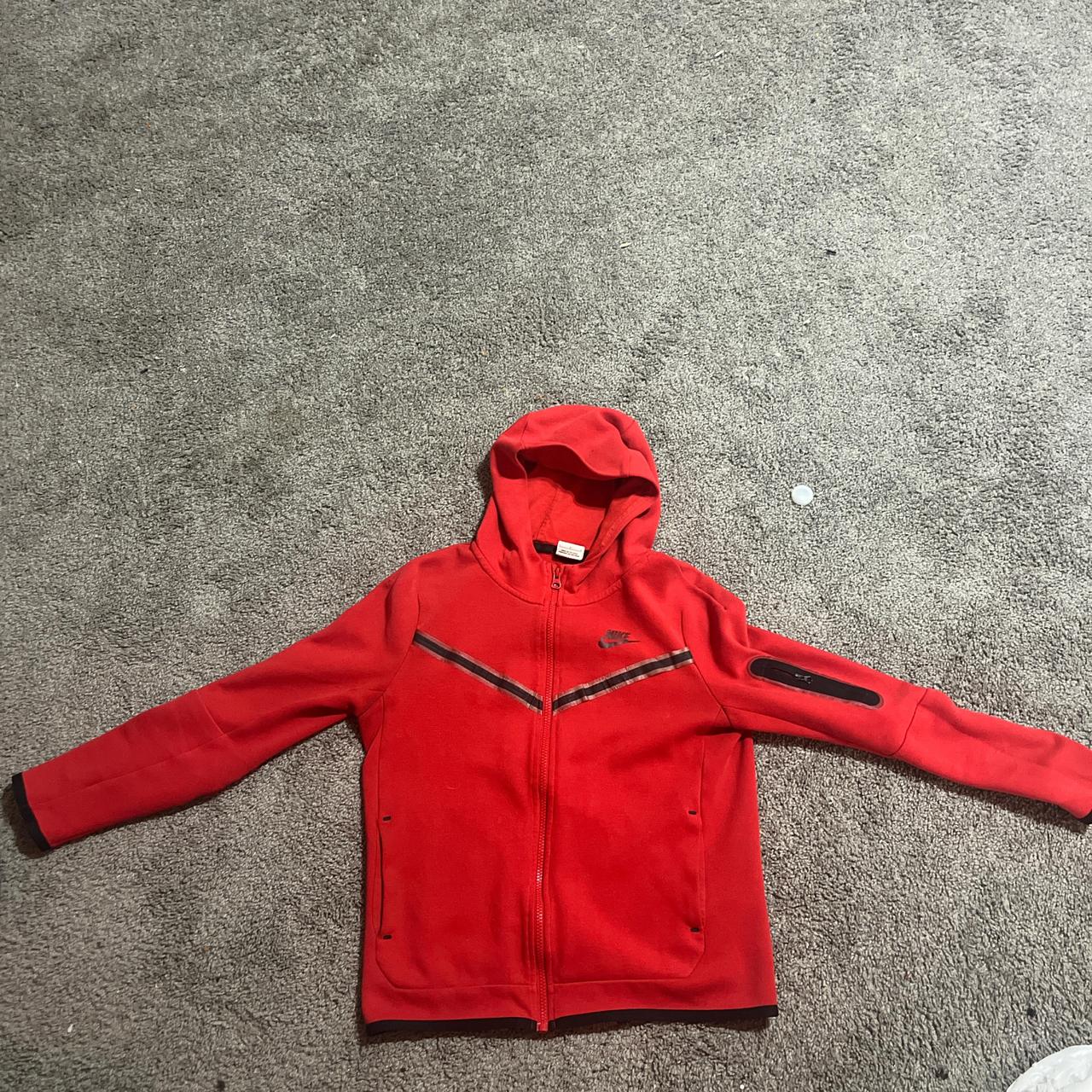 Youth L red Nike tech - Depop