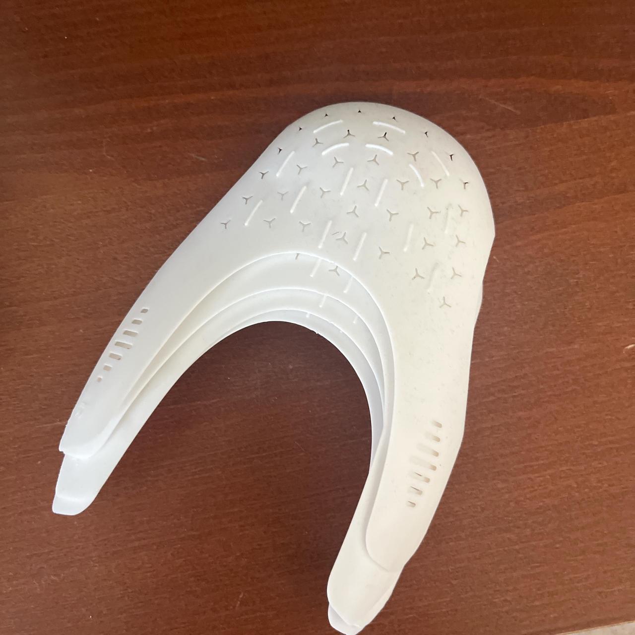 4 shoe crease protectors Never used White color - Depop