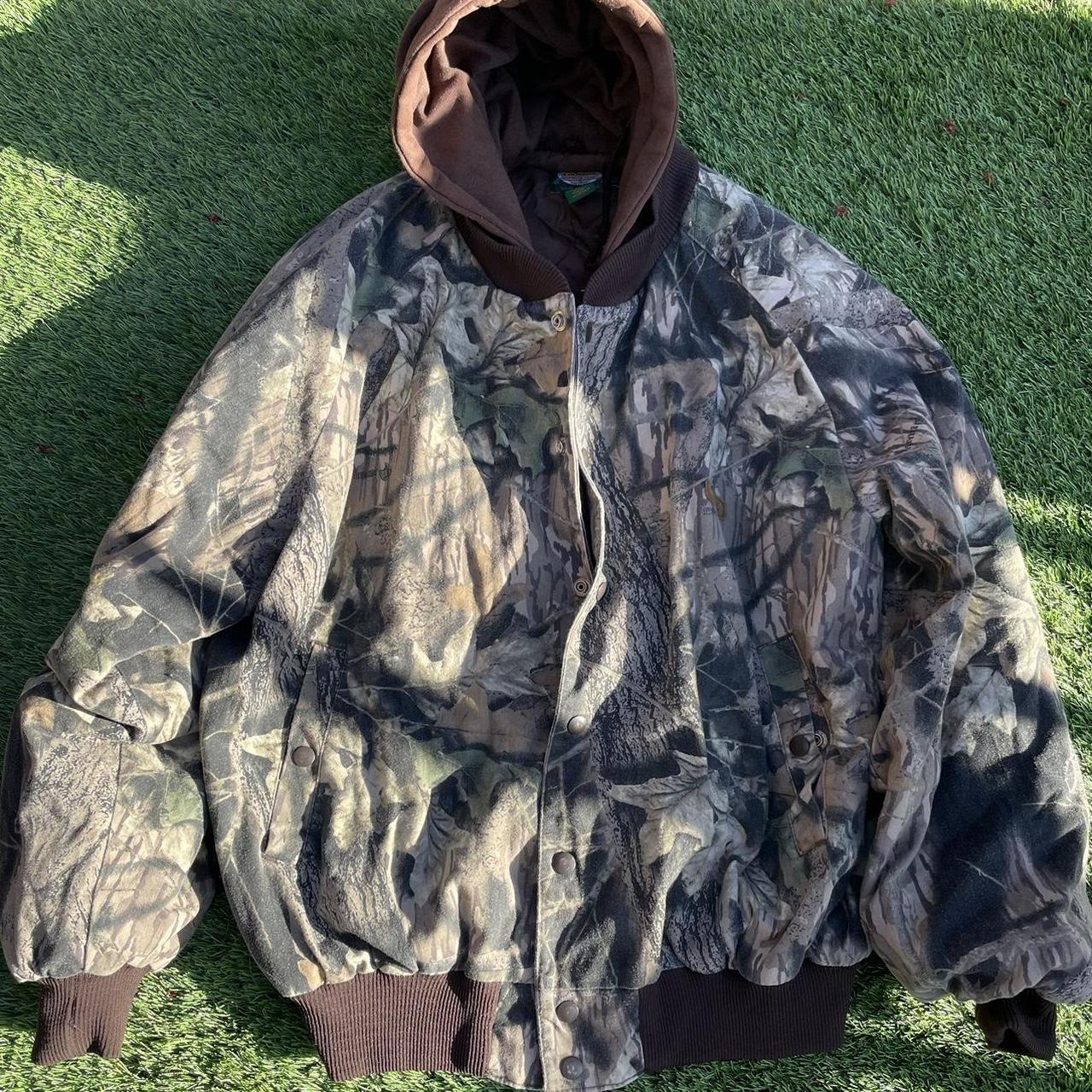 cabelas camo jacket - Depop