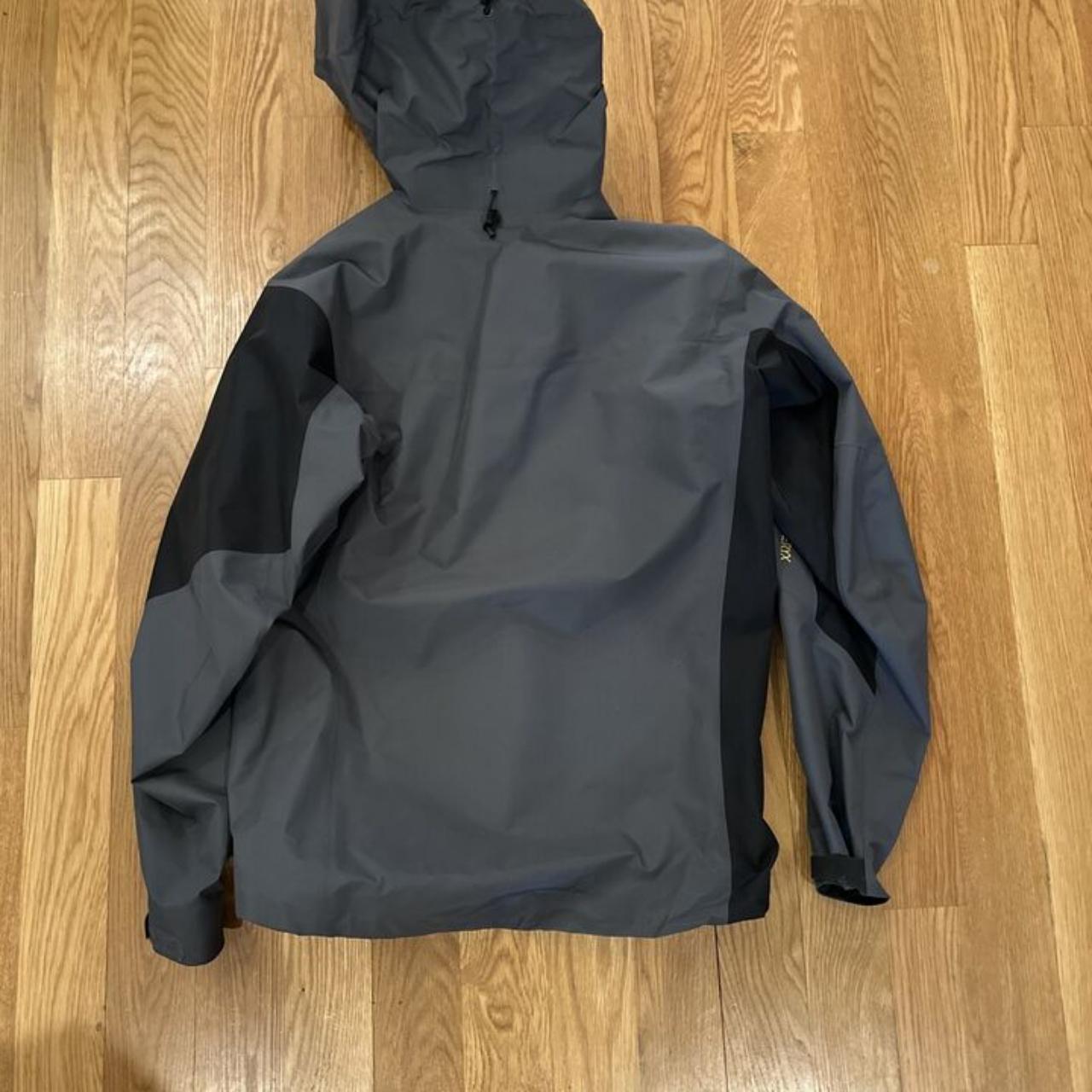 Palace Arcteryx Alpha SV Fw20 Size Medium - Depop