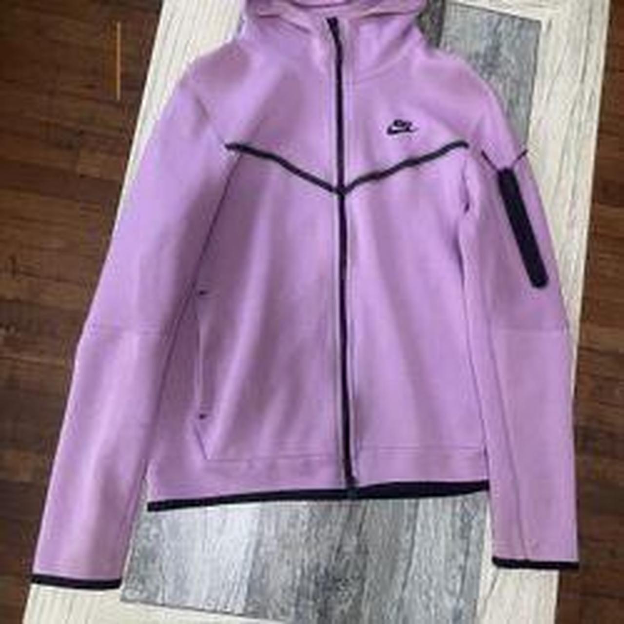 Used Lavender Nike tech Size M | Depop