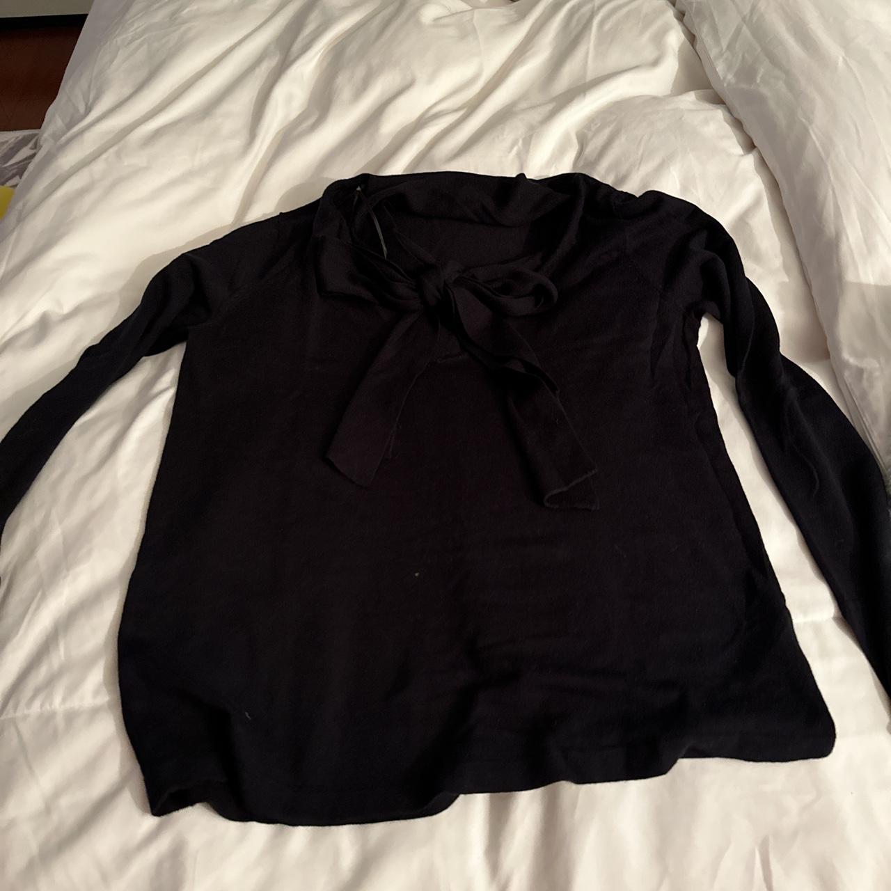 Black bow sweater - Depop