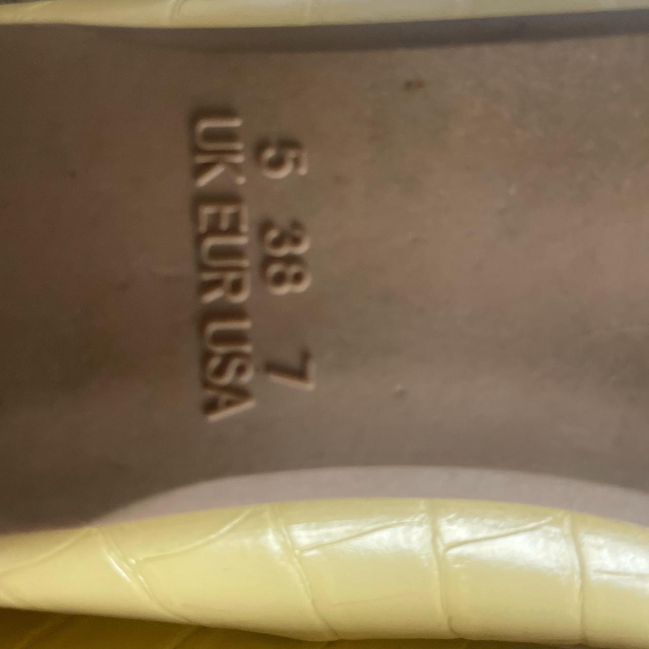 Yellow bow ballet flats - Depop