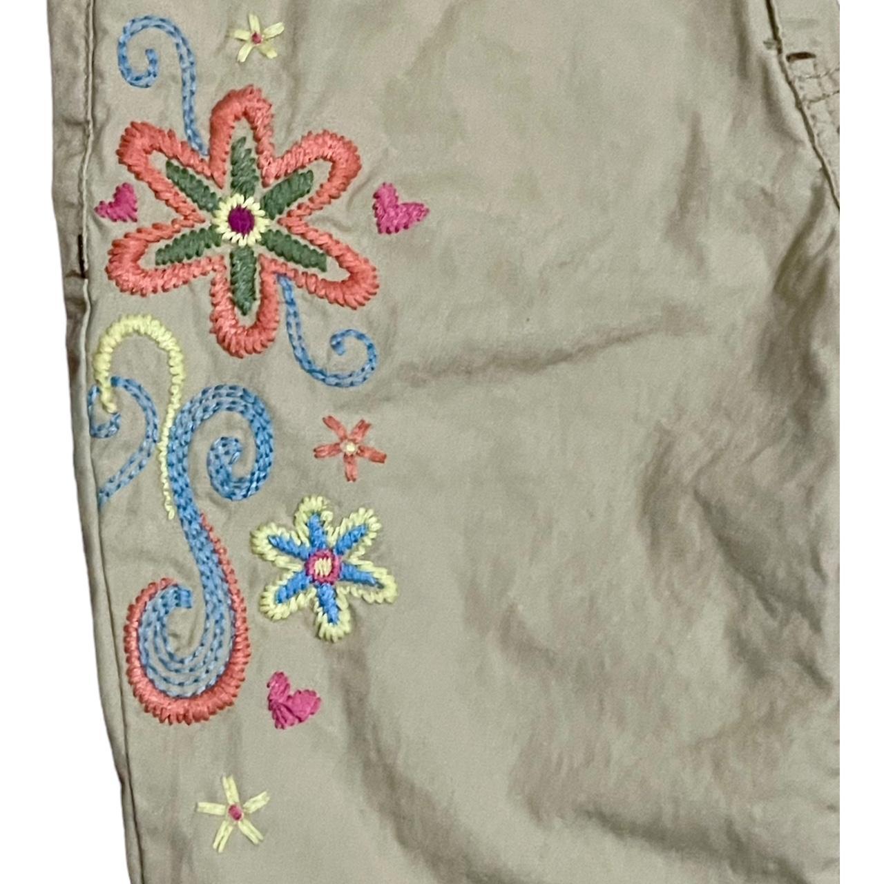 Nickelodeon iCarly embroidered khaki colored capris... - Depop