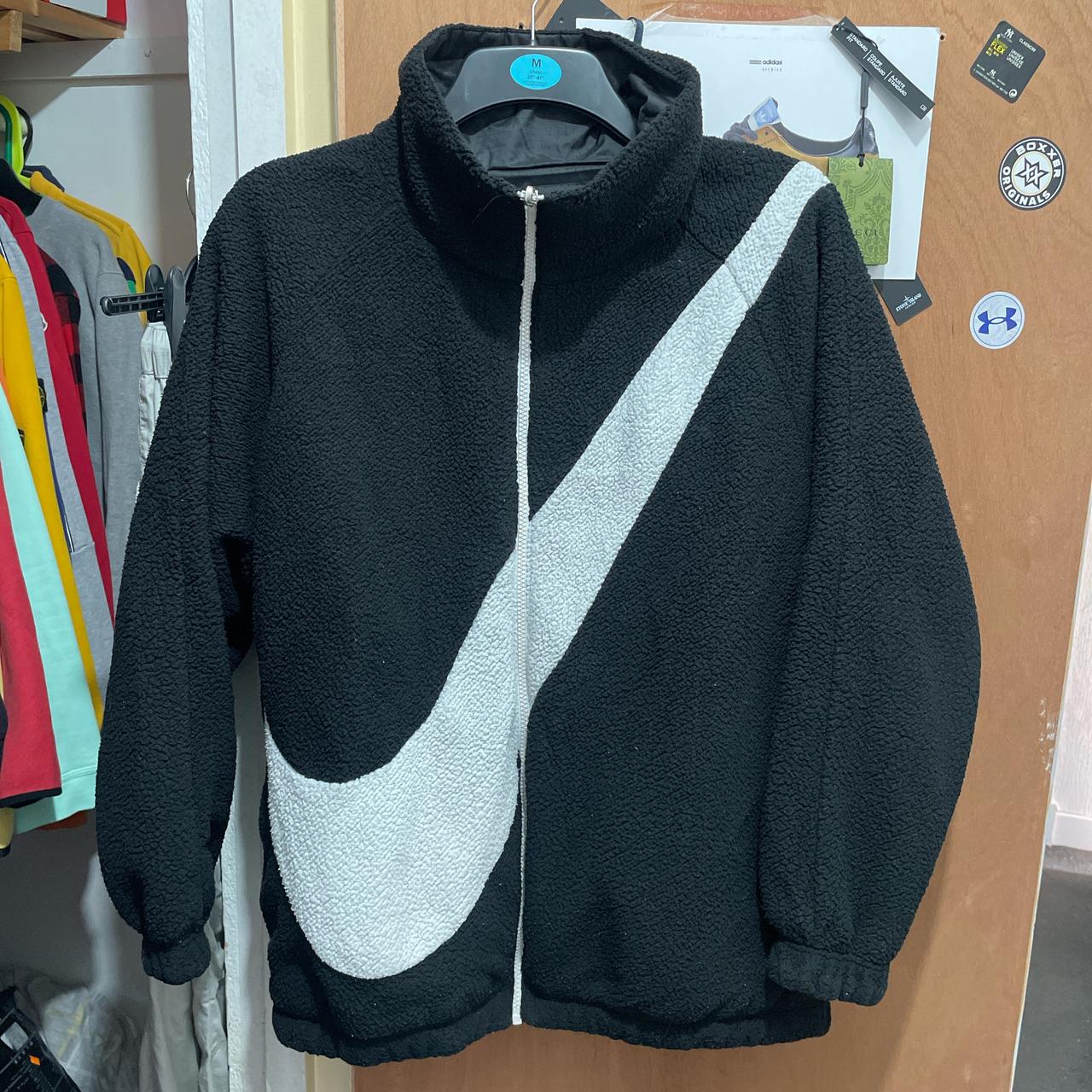 Small men’s Nike reversible fleece jacket - Depop
