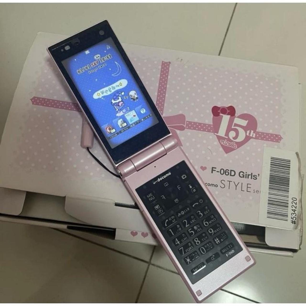 docomo fujitsu f-06d 🎀 popular popteen flip phone.... | Depop