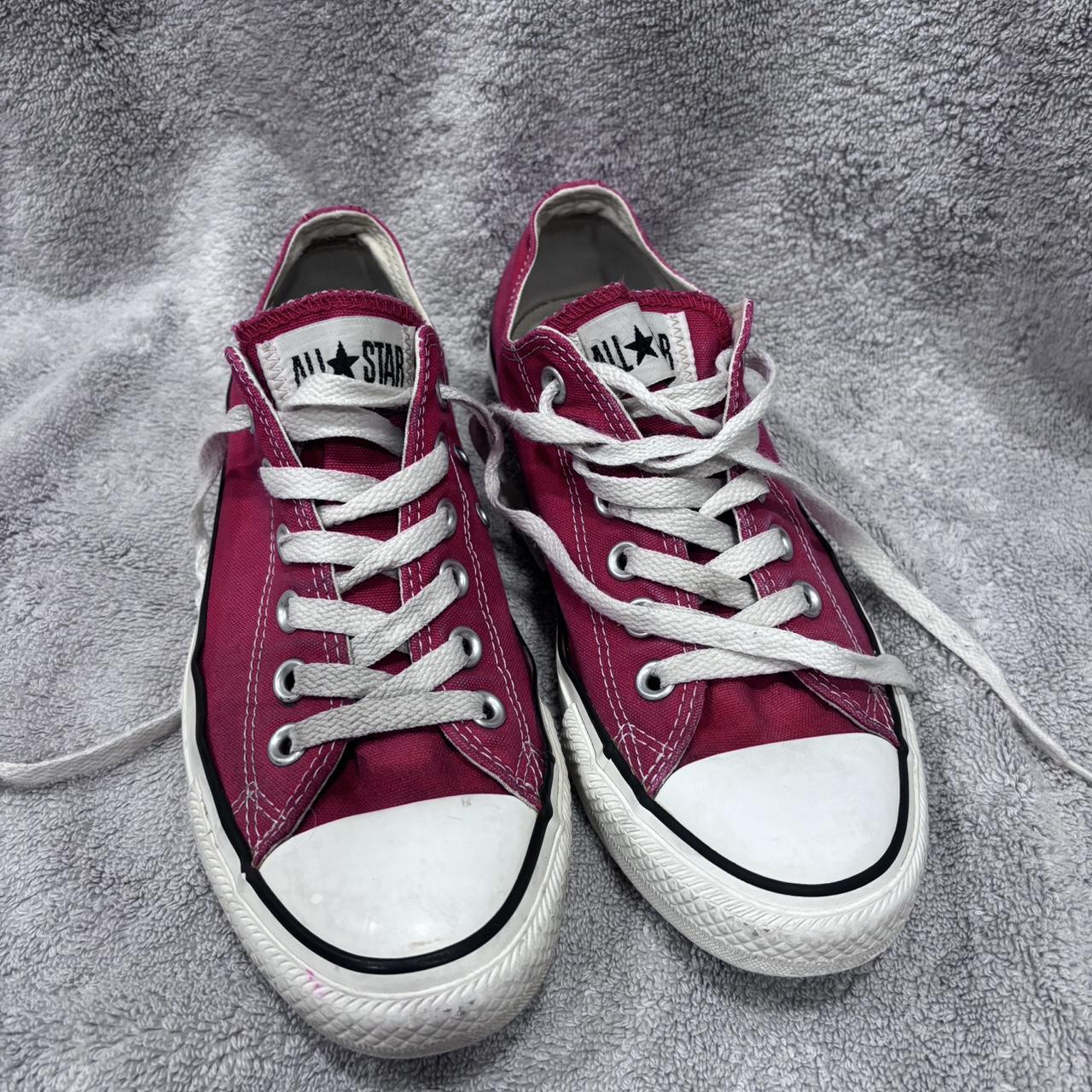 Red converse low tops. Men’s size 6 - women’s size 8. - Depop