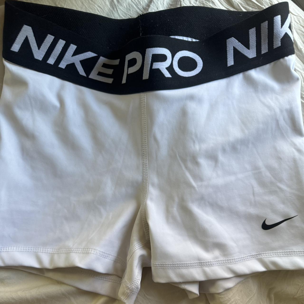 white nike pro shorts size small - Depop