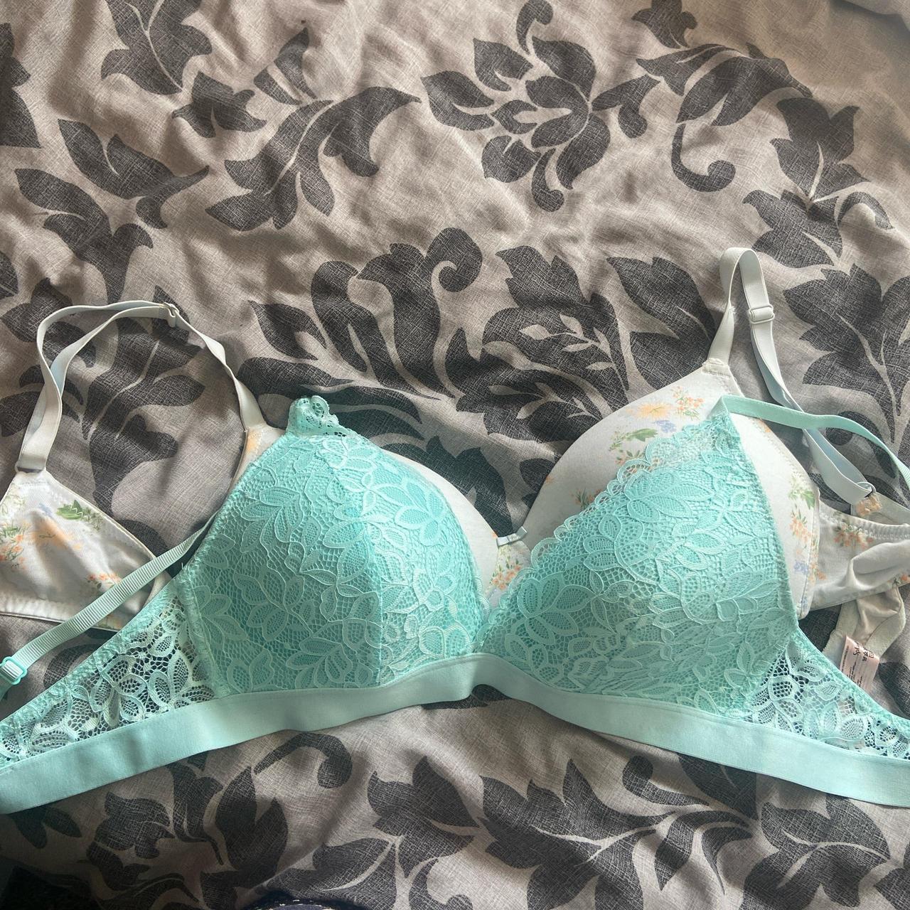 Set of 2 push up bras Size 38B Bought but too big - Depop