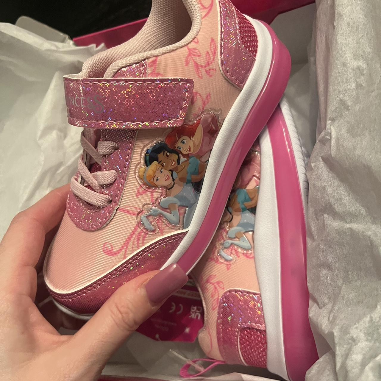 Girls Disney light up trainers Size... - Depop