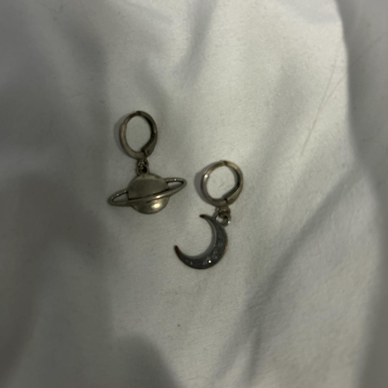Taylor swift moon and saturn matching earrings - Depop