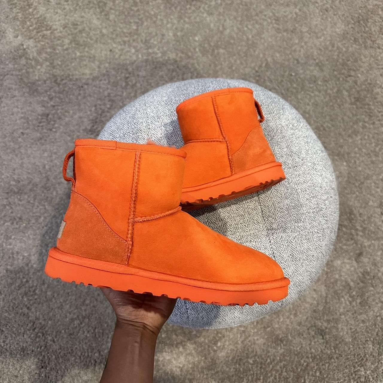 UGG- Women’s Classic Mini - Depop