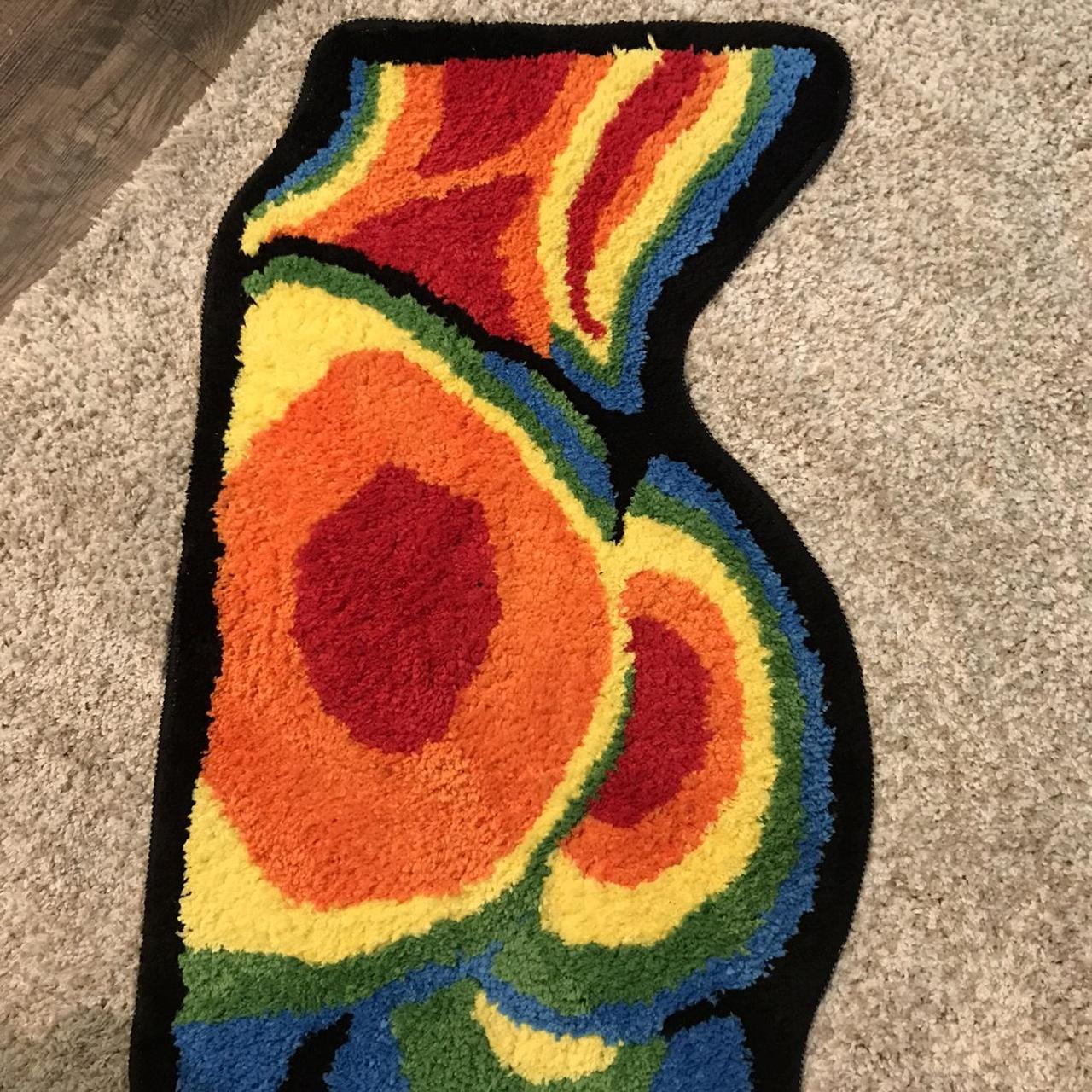 Trippy body rug - Depop