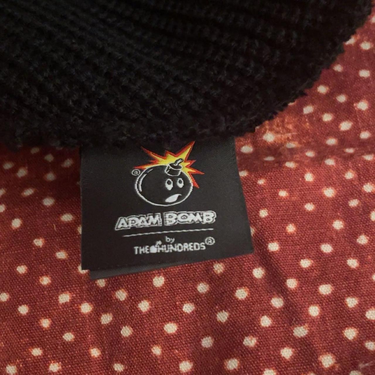 size - os og atom bomb beanie, never worn.... - Depop
