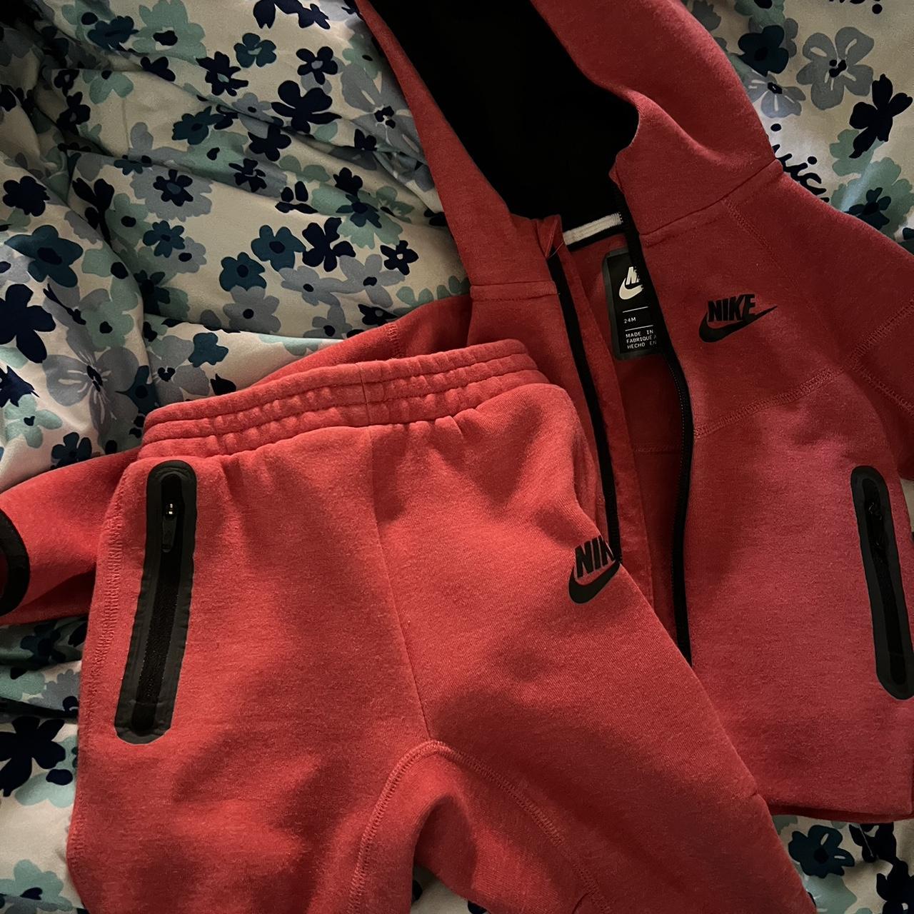 Size 24 months full kids nike tech fits a 2t - Depop