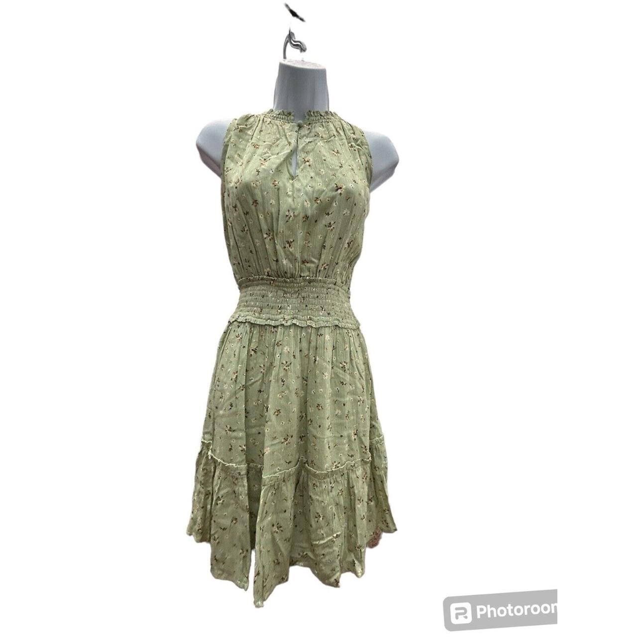 Doe & Rae Sage Floral Woman’s Sleeveless Dress,... - Depop