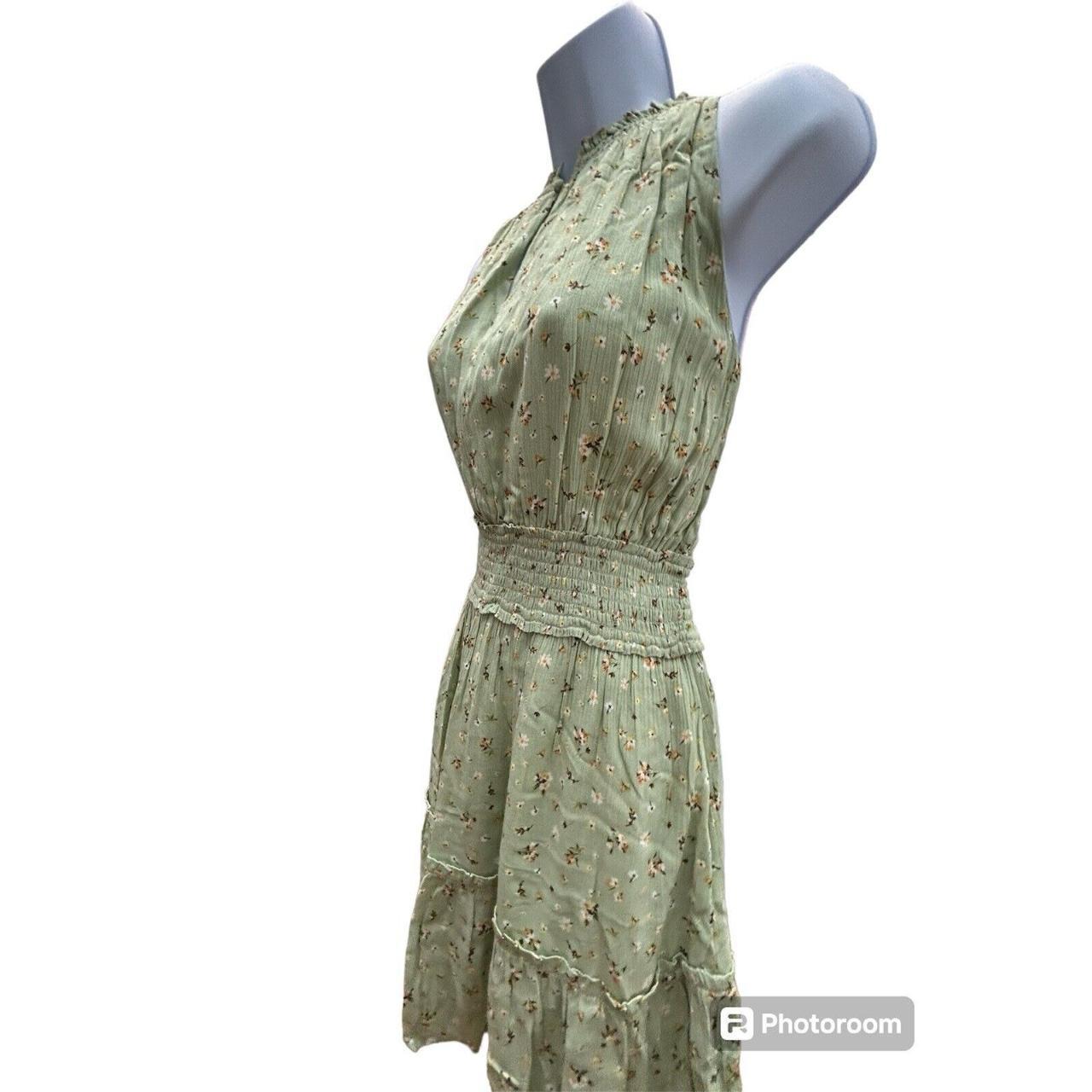 Doe & Rae Sage Floral Woman’s Sleeveless Dress,... - Depop