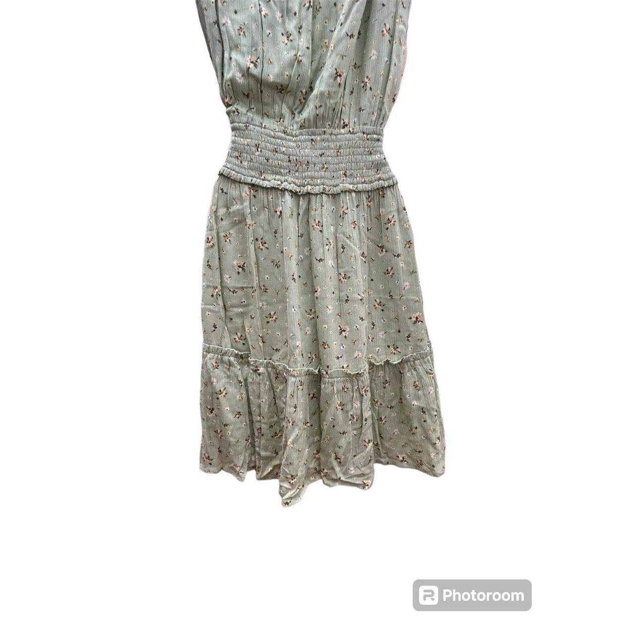 Doe & Rae Sage Floral Woman’s Sleeveless Dress,... - Depop