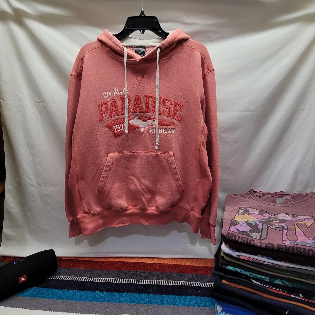 Signature Up North Paradise women's size M... - Depop