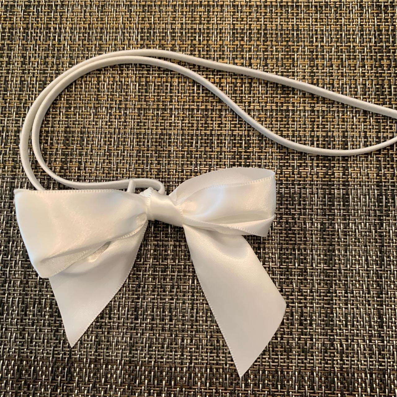 Small white bow tie - Depop
