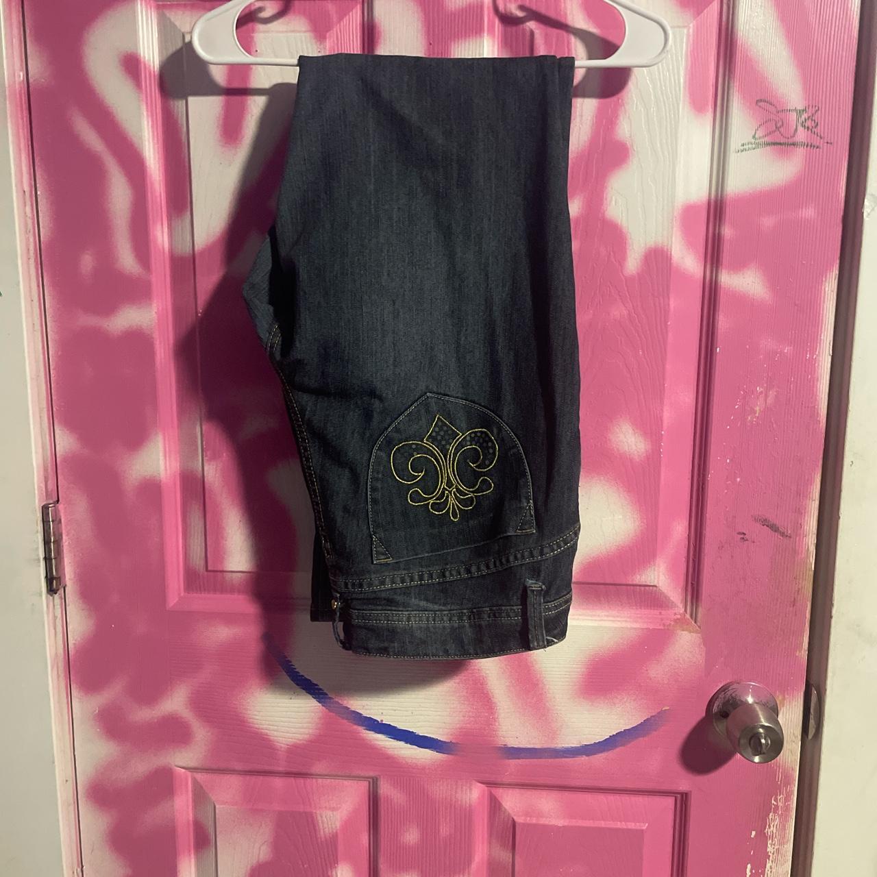 Cool pants pants with back pocket designs - Depop