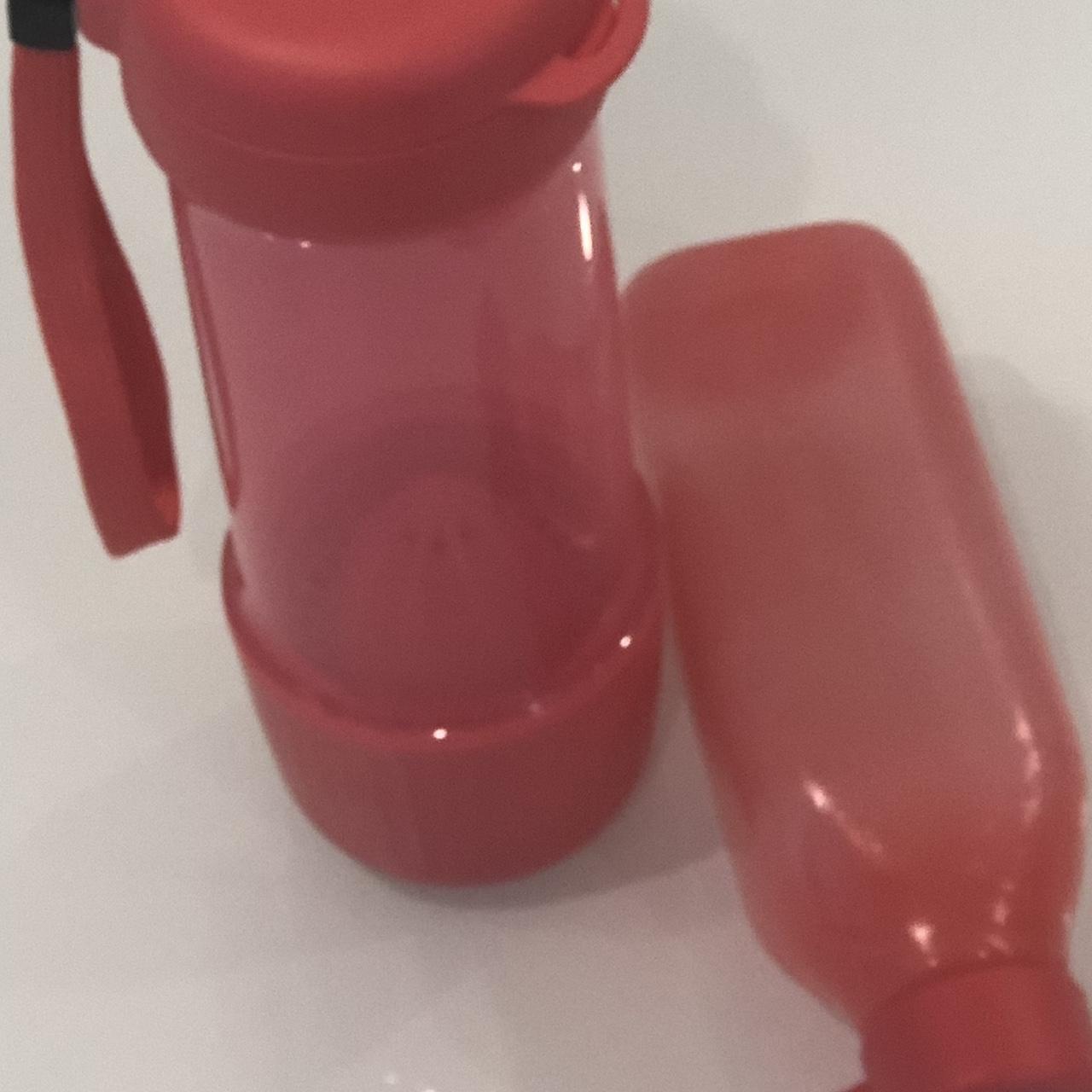 Red Tupperware bottles 500 ml + juice squeezers - Depop