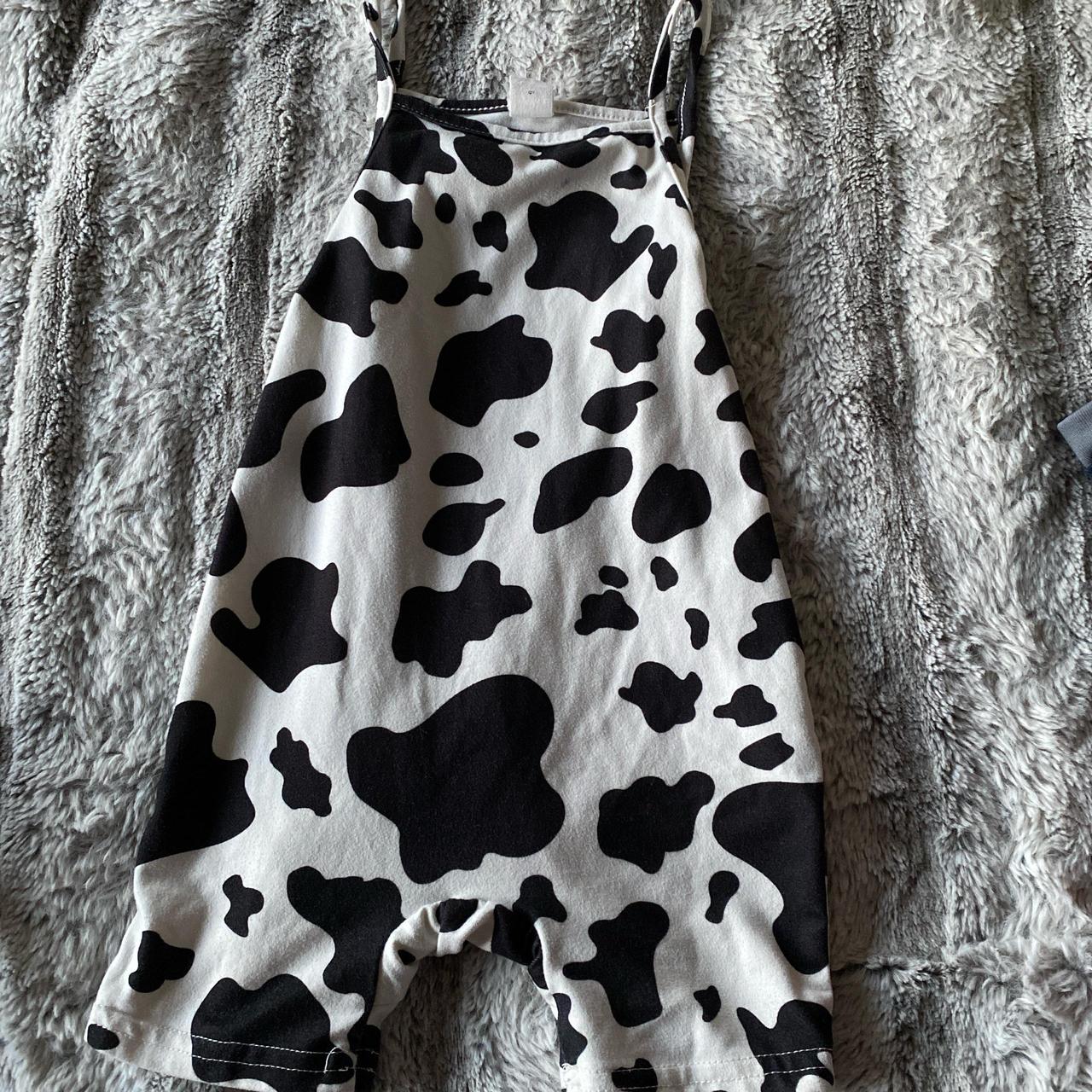 Cow jumpsuit for toddlers - Depop