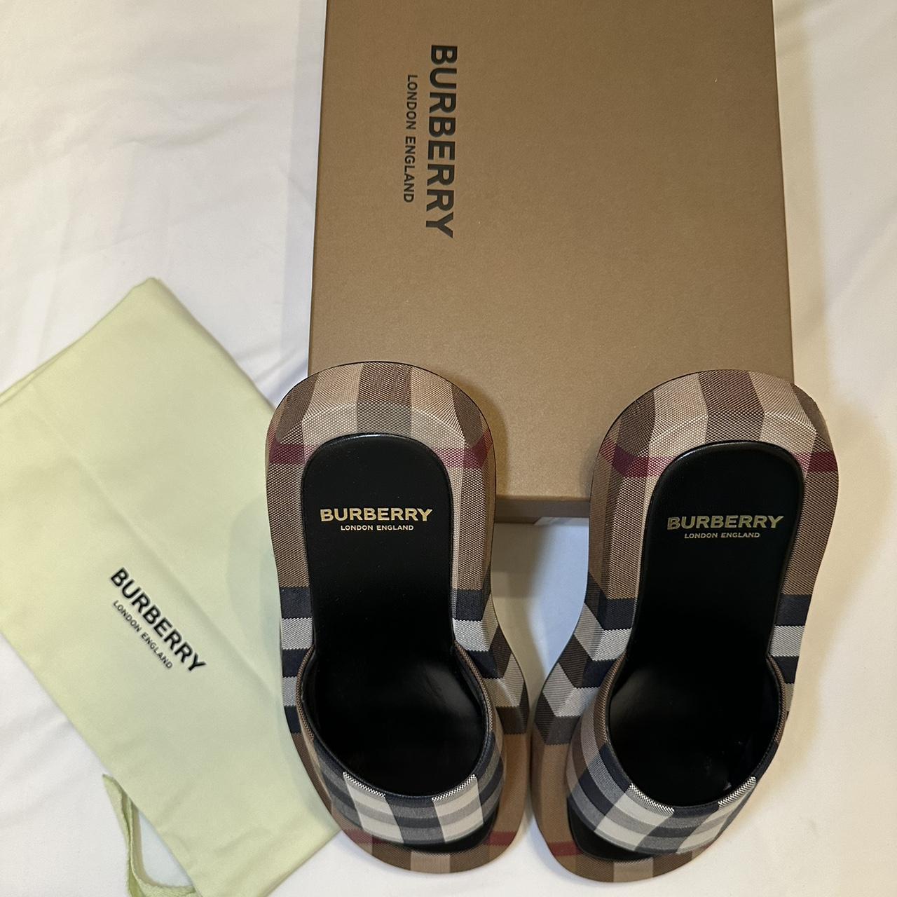 W’s BURBERRY Sandals ! (AUTHENTIC) GREAT CONDITION... - Depop