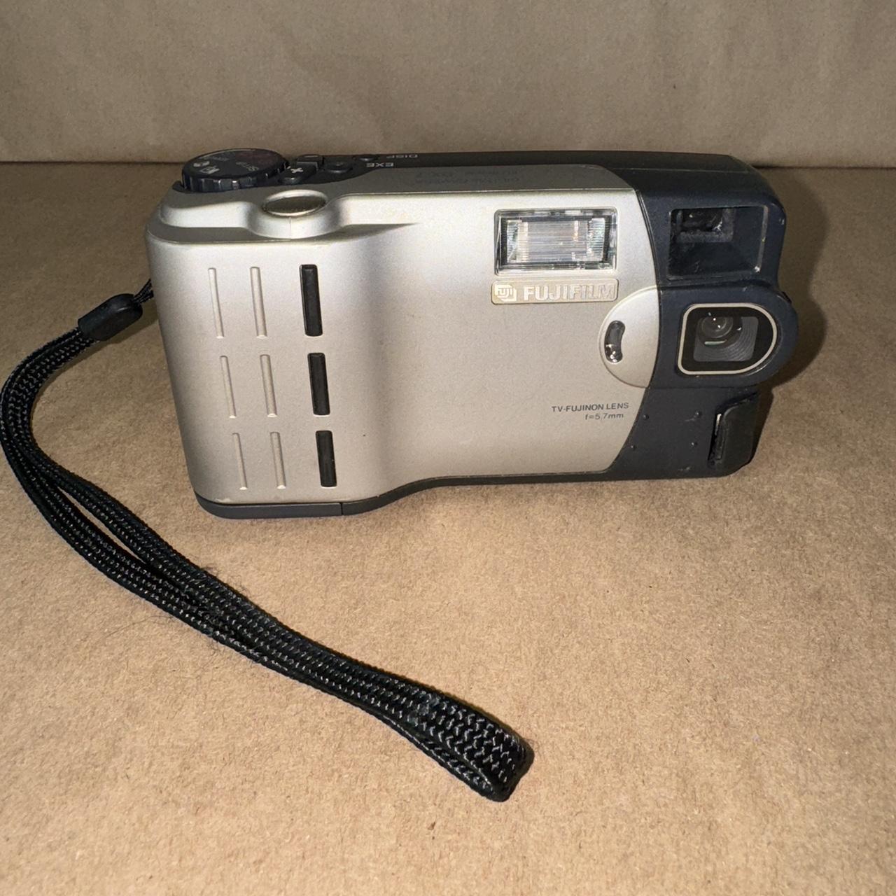 Fujifilm DX-7 Digital Camera Vintage and... - Depop