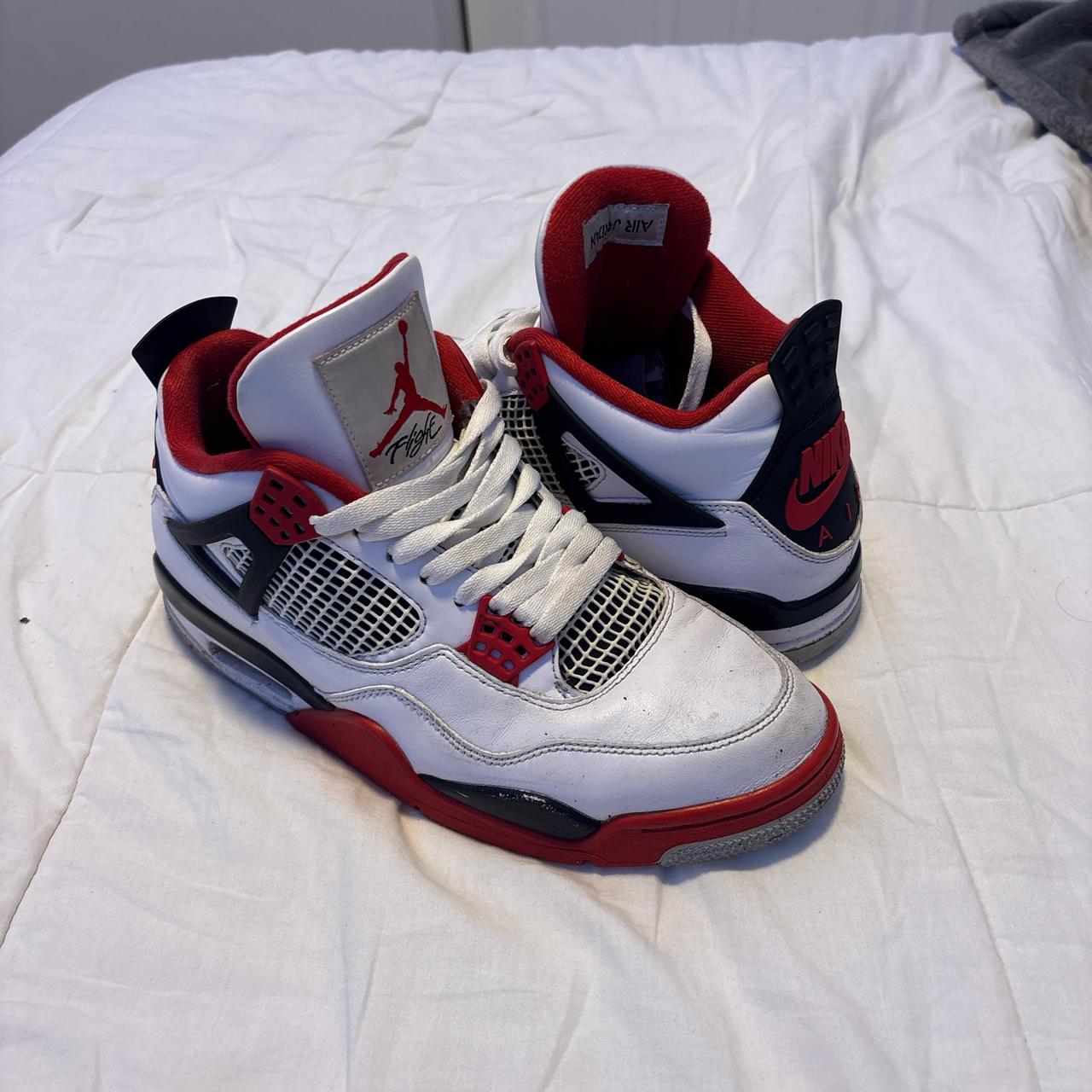 Nike fire reds Jordan 4s size 9.5 with box | Depop