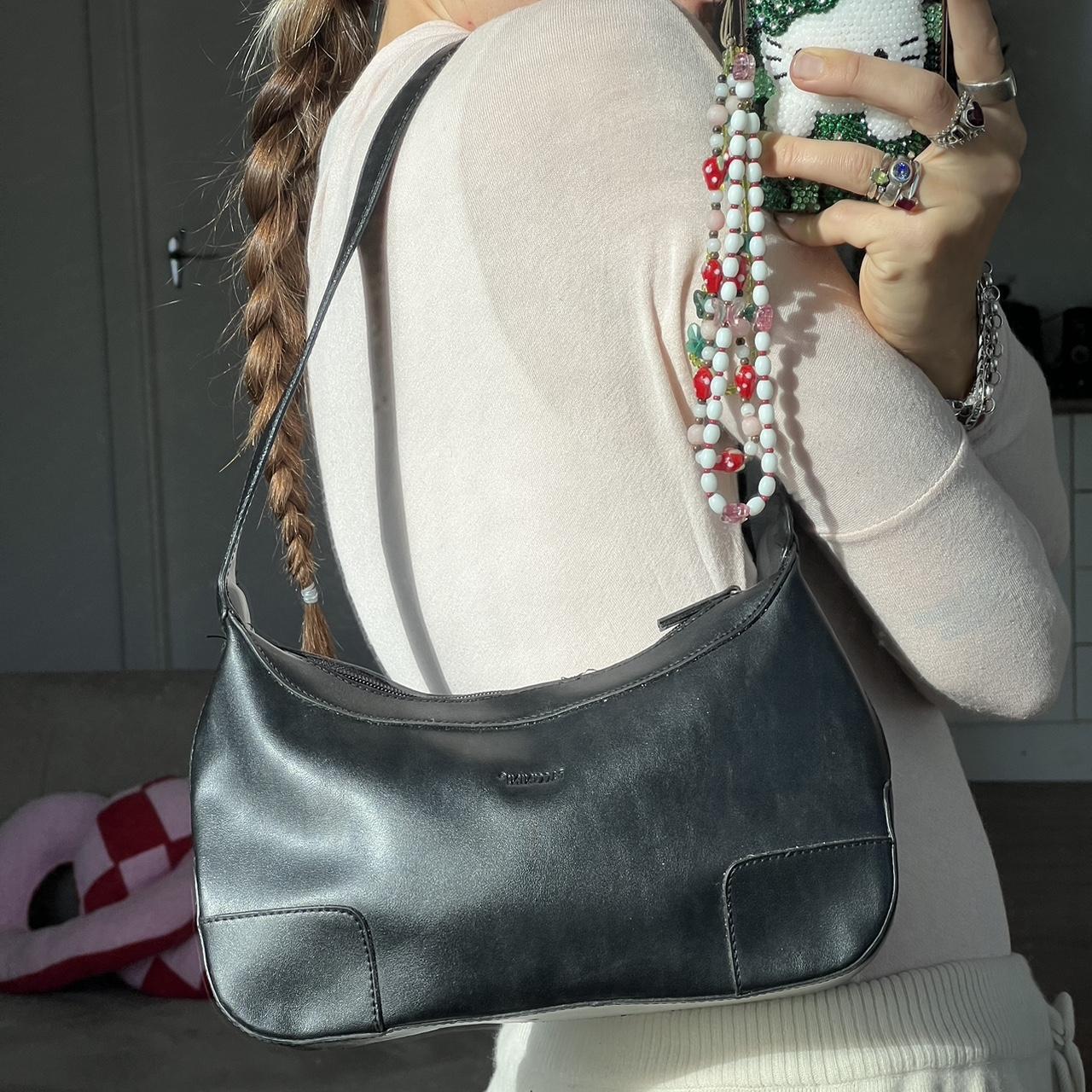 Cute black Y2K handbag with pocket and thick strap - Depop