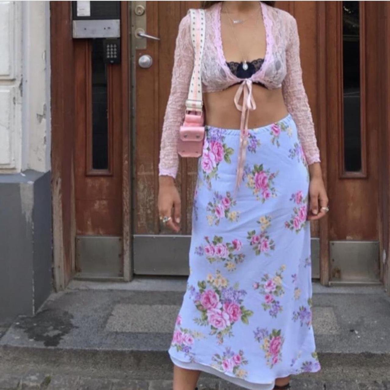 Baby pink lace stretch super cropped tie up top - Depop