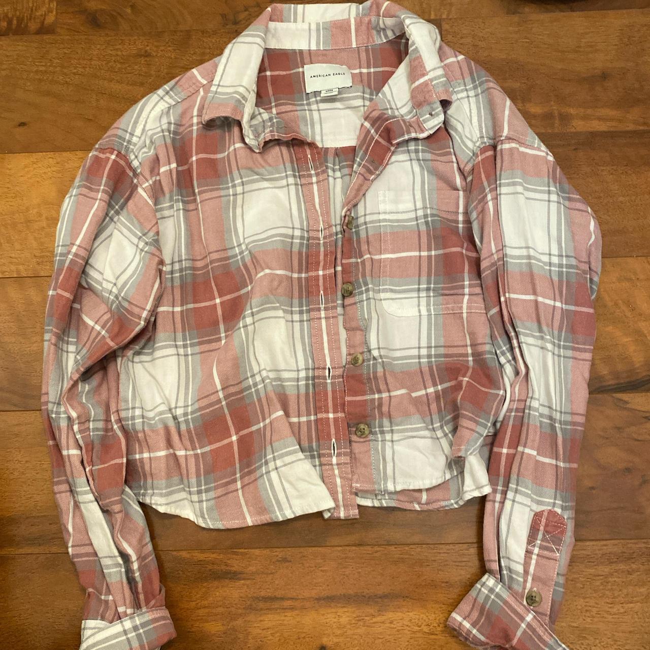 American Eagle Cropped Flannel Only worn once! - Depop