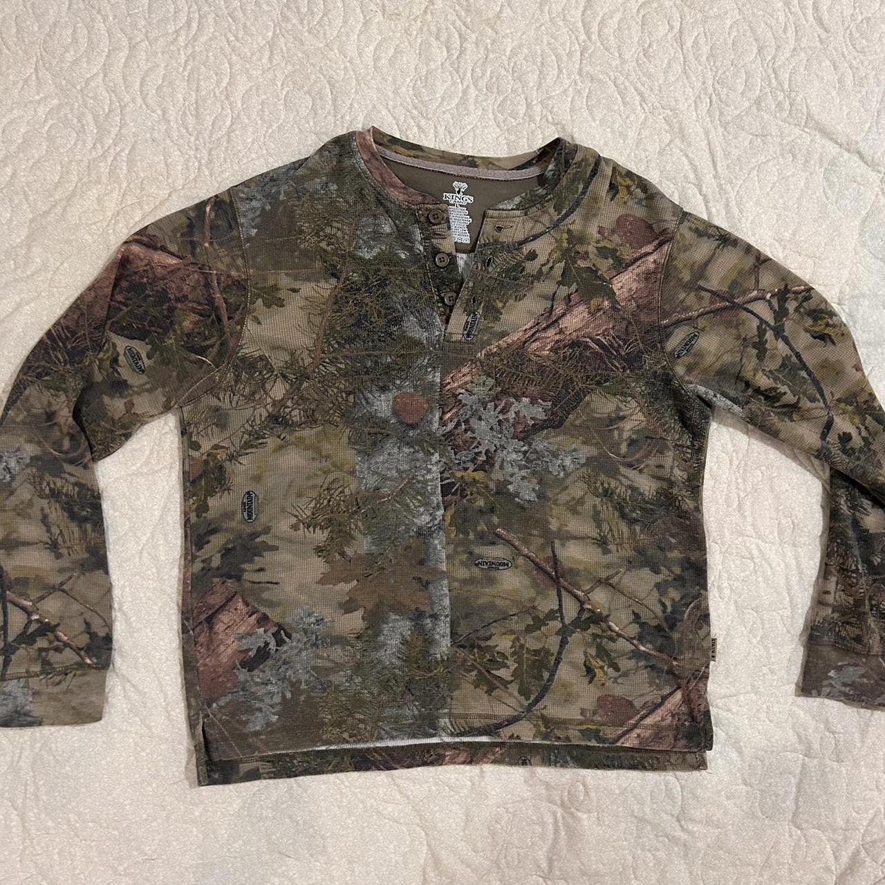 Real tree camo quarter button up size L - Depop