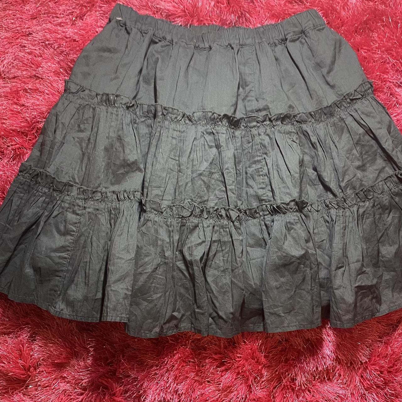 Dark grey ruffle skirt #skirt #grunge #fairycore - Depop