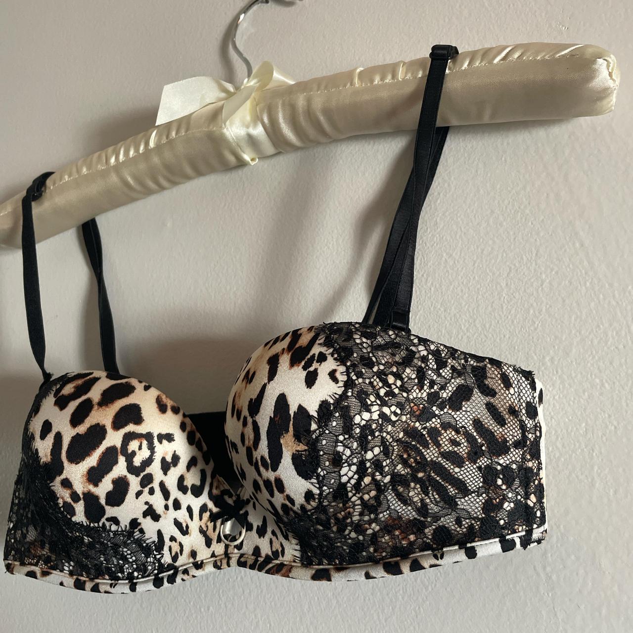 BOMBSHELL bra/ pantie set Bra can be strapless... - Depop