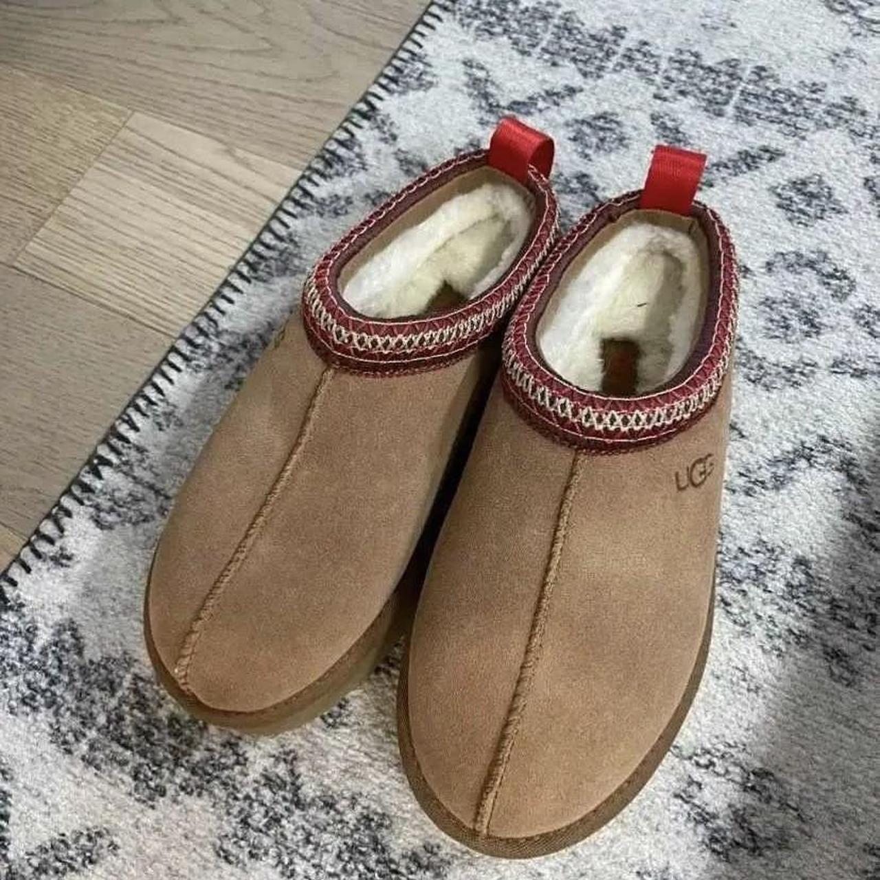 Newly worn UGGs slides, yes I'm accepting offers - Depop