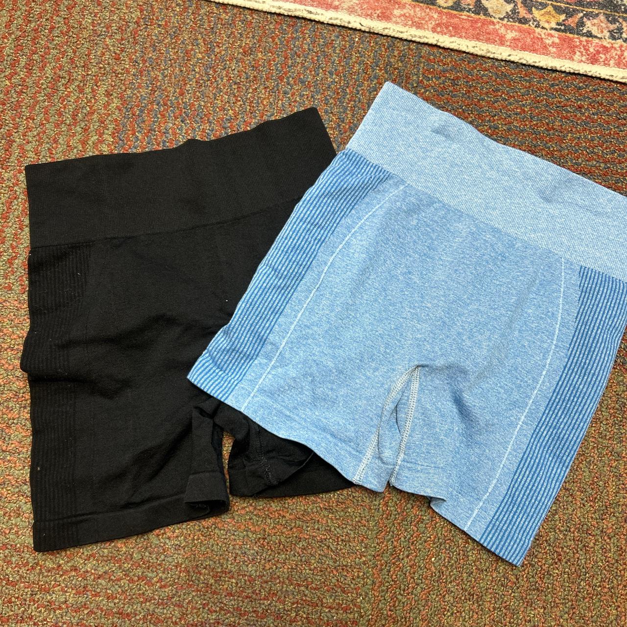 workout shorts never worn size small | Depop