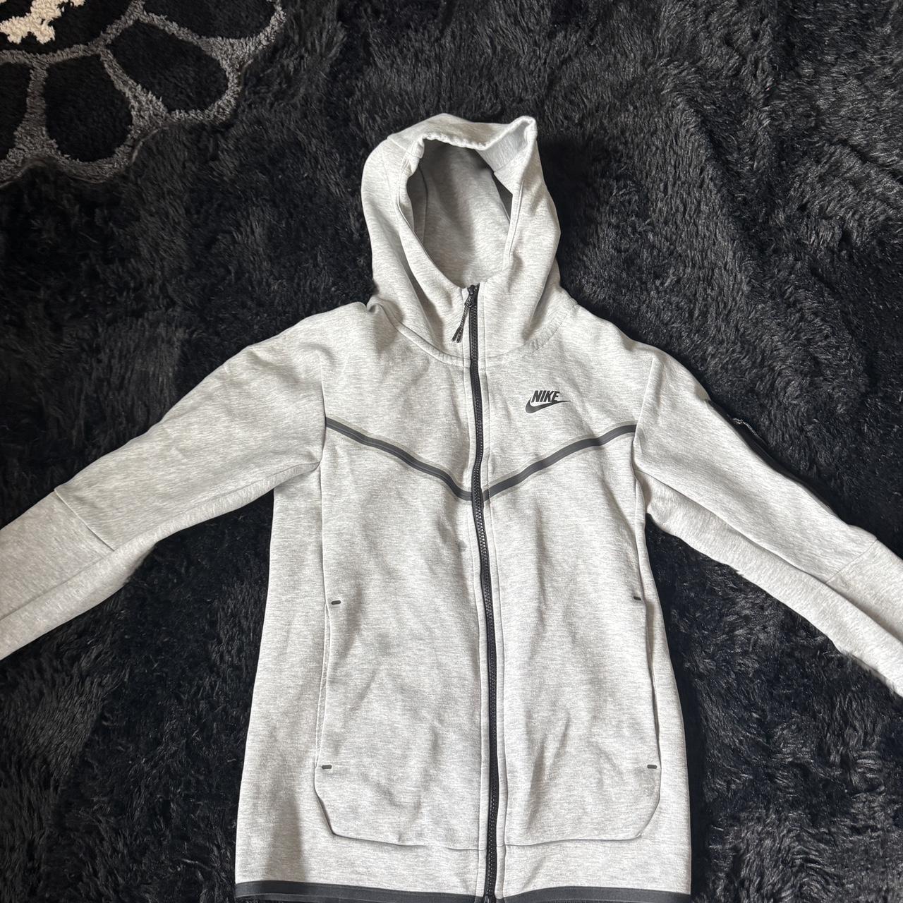 grey nike tech zip up - Depop