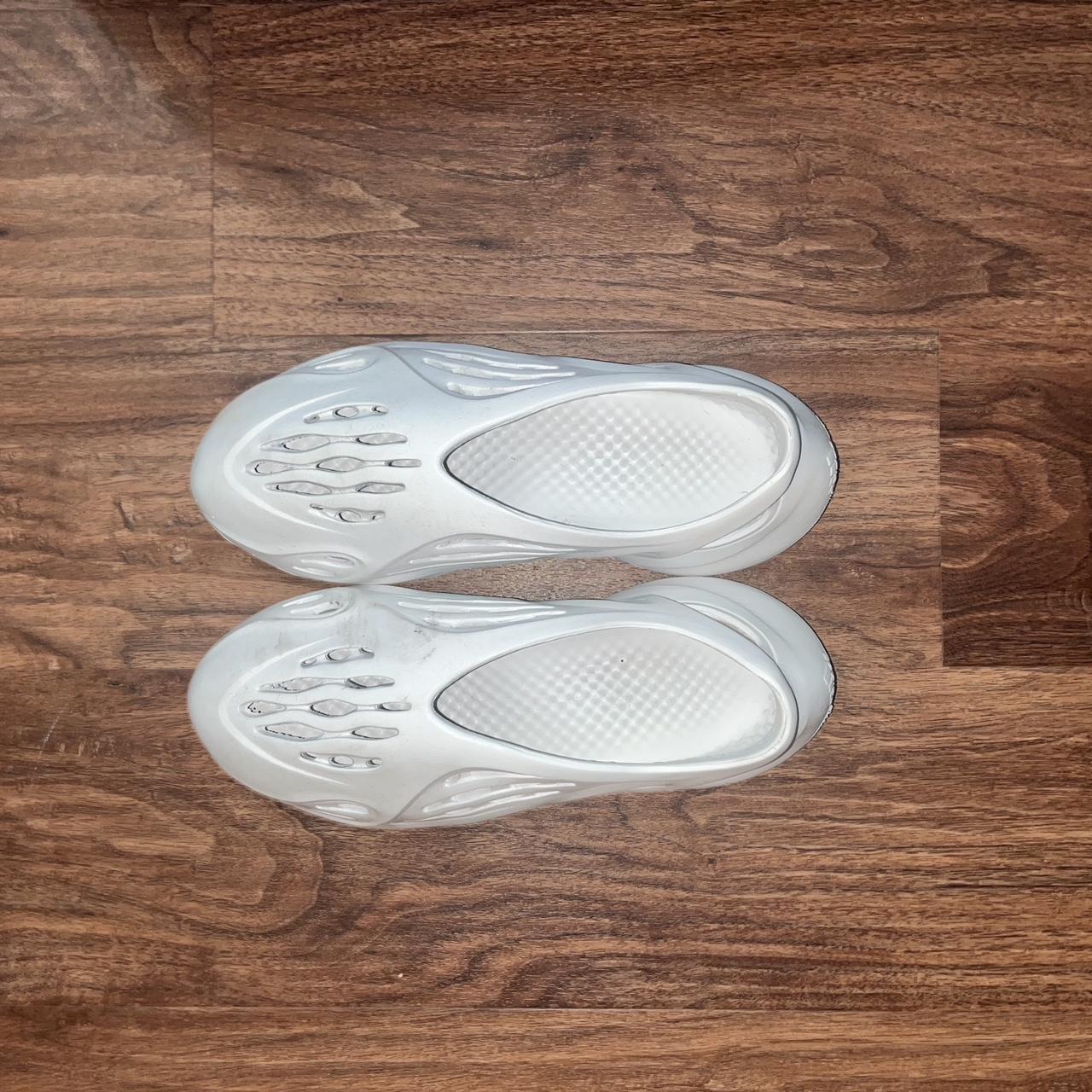 YZY foam runners - Depop