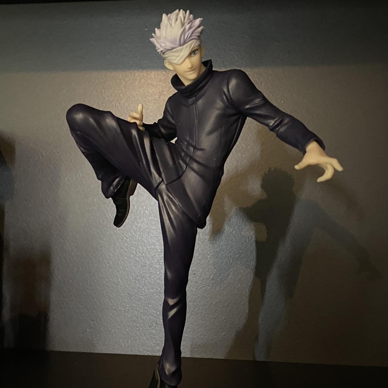 gojo figure - Depop
