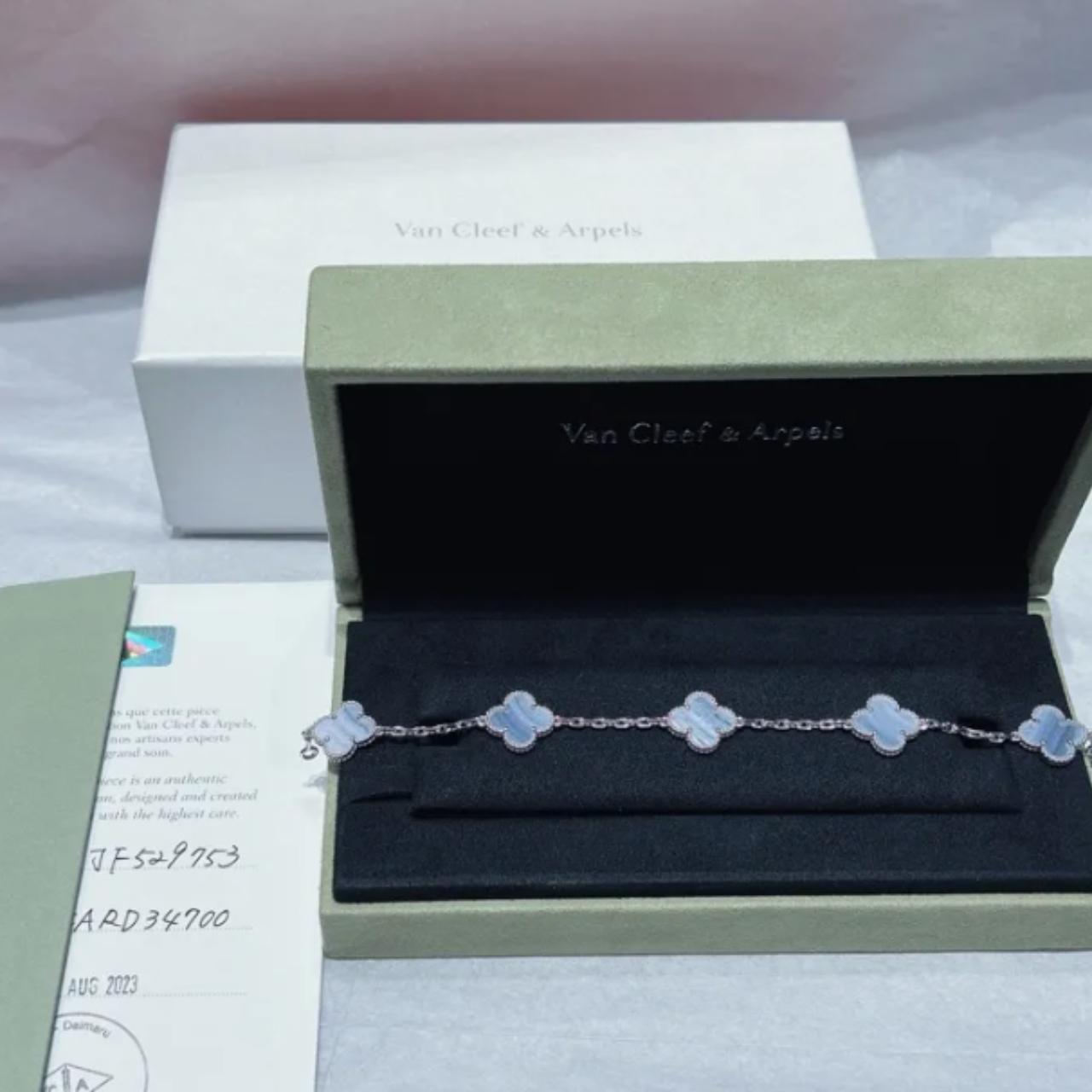 VCA Platinum Purple Chalcedony Five Flower Bracelet - Depop