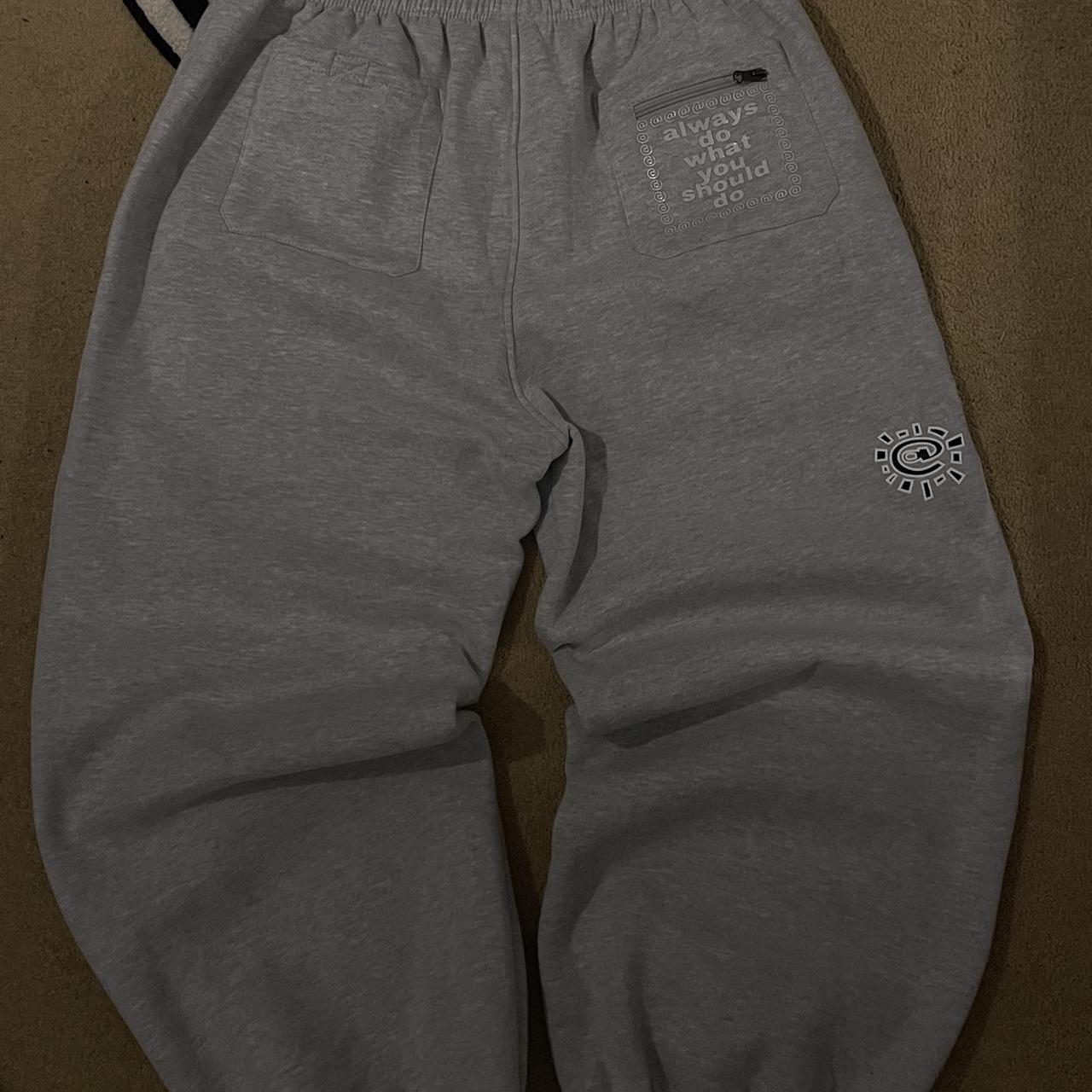 ADWYSD Joggers Grey ⭐️⭐️⭐️⭐️⭐️ Never Worn Baggy Fit Size... - Depop