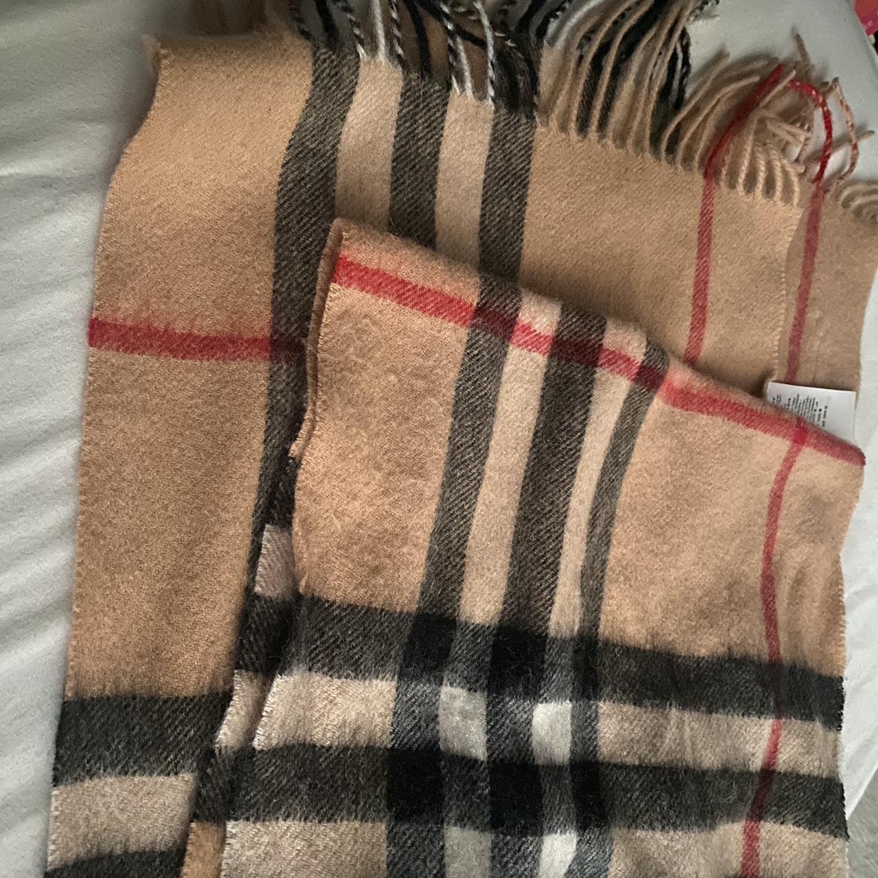 burberry scarf - Depop